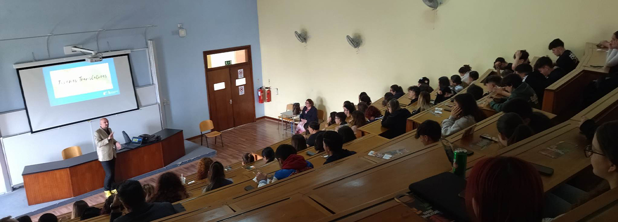 Lecture about the importance of translation and the Juvenes ...